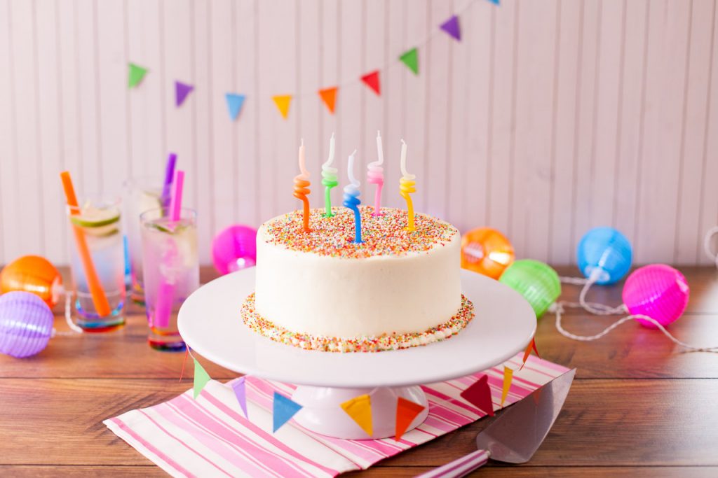 Vanilla Celebration Cake | ILoveCooking